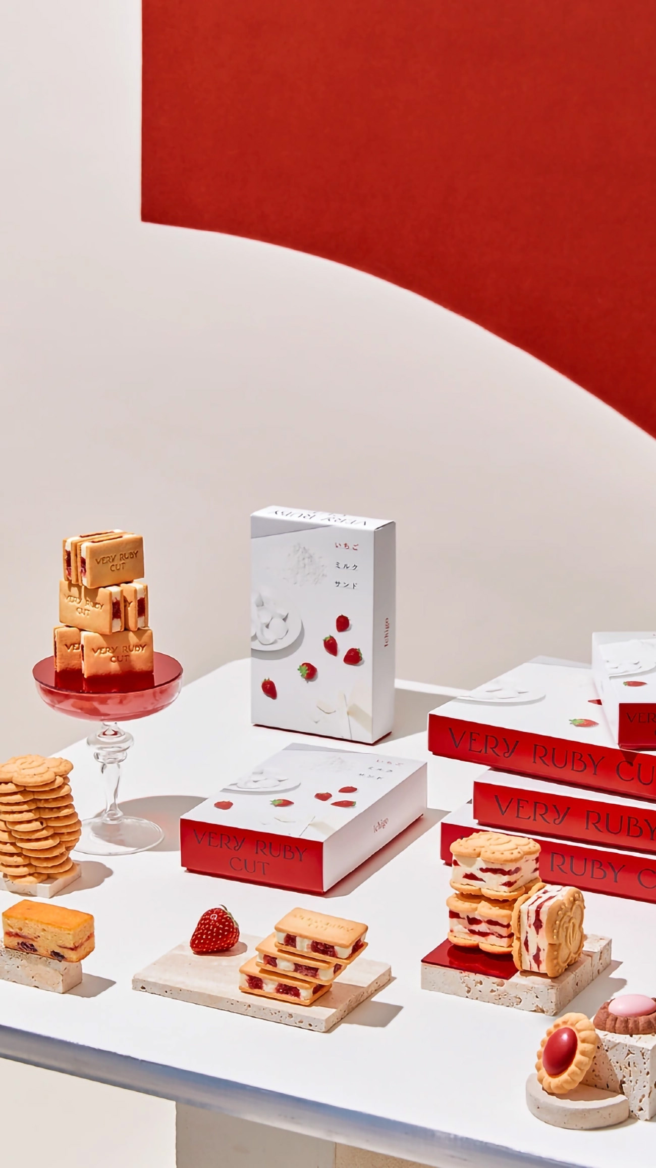 短期收單！比草莓更草莓 VERY RUBY CUT 草莓楓糖夾心餅＆草莓奶油派｜日本好物調查局