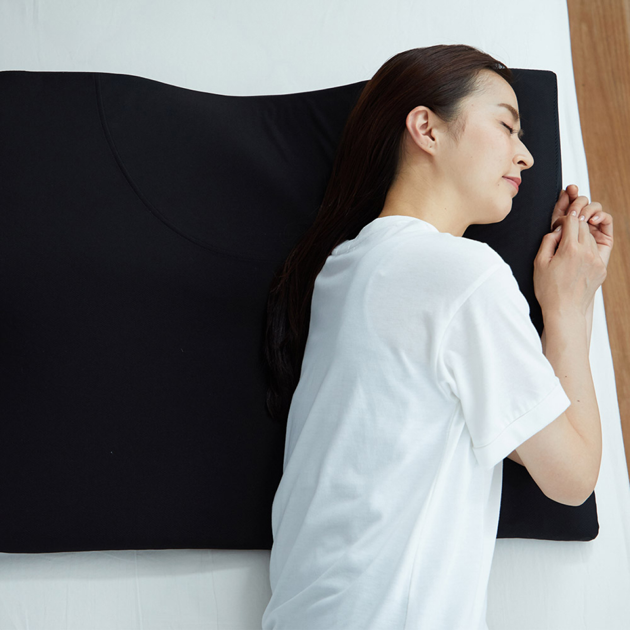 【滿千免運】整復師監製！輕鬆擁有美好體態 ~ RAKUNA 美姿按摩器系列＆整體按摩枕系列｜日本好物調查局